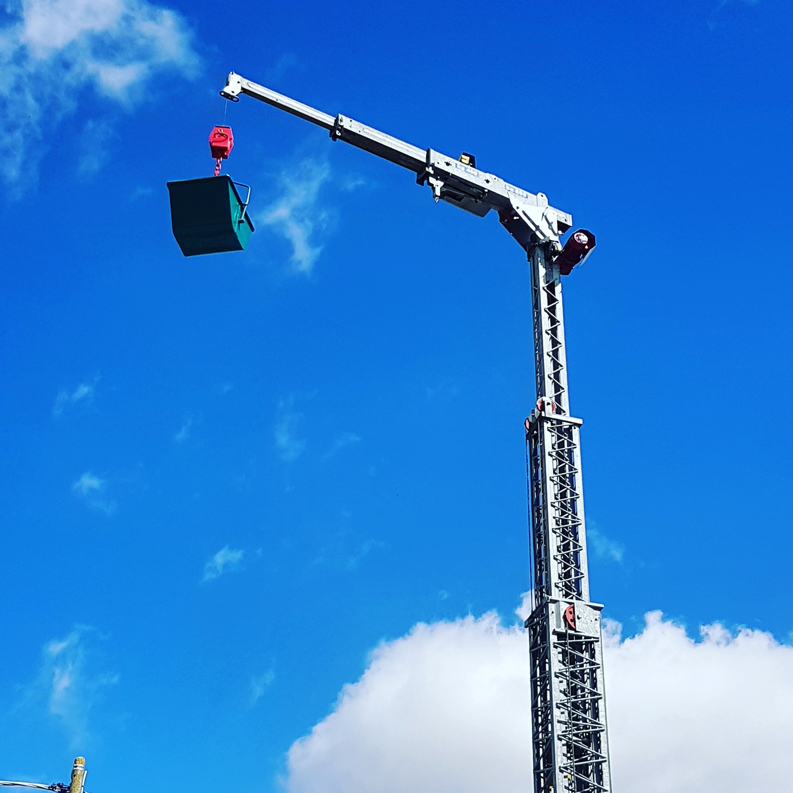 Novità Noleggio Emporio Edile / Gru Edile per Spazi Ristretti